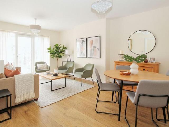 2 bedroom flat for sale