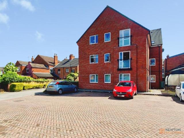 2 bedroom flat for sale