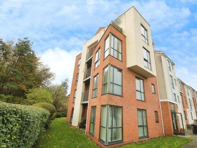 2 bedroom flat for sale