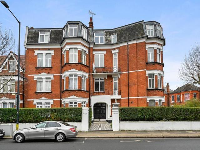 2 bedroom flat for sale