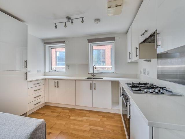 2 bedroom flat for sale