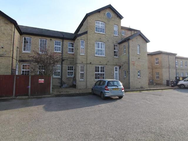 2 bedroom flat for sale