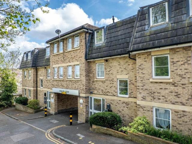 2 bedroom flat for sale