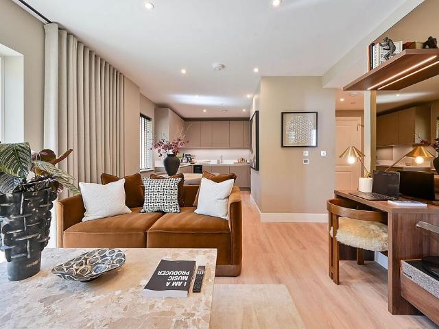 2 bedroom flat for sale