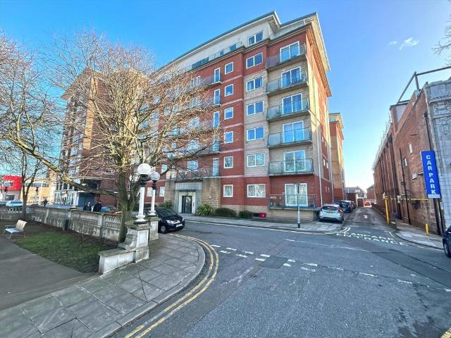 2 bedroom flat for sale