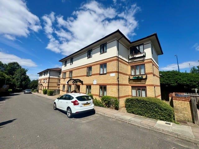 2 bedroom flat for sale