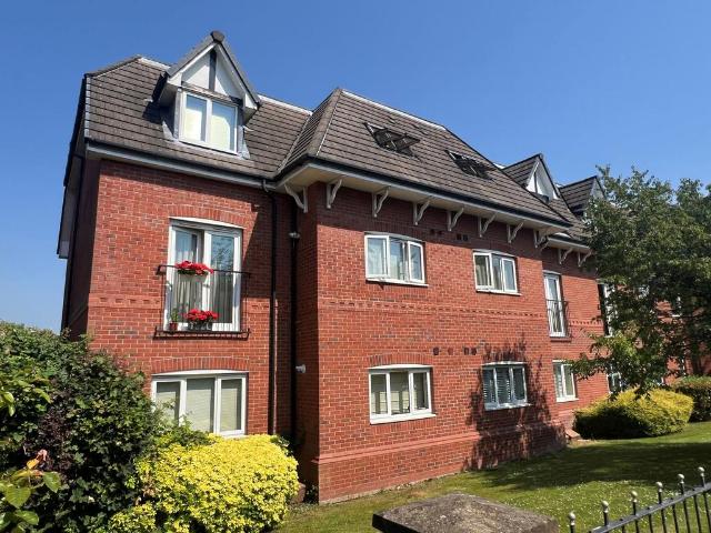 2 bedroom flat for sale