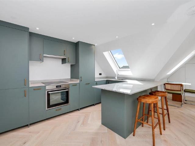 2 bedroom flat for sale