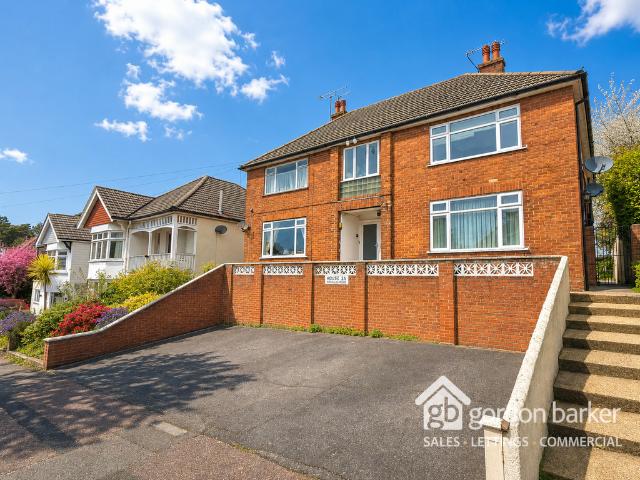 2 bedroom flat for sale