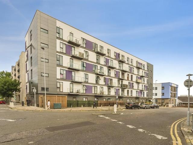 2 bedroom flat for sale