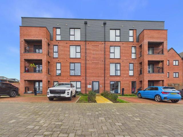 2 bedroom flat for sale
