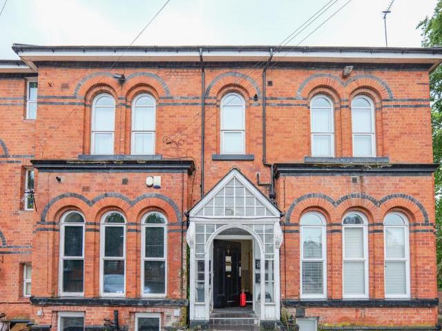 2 bedroom flat for sale