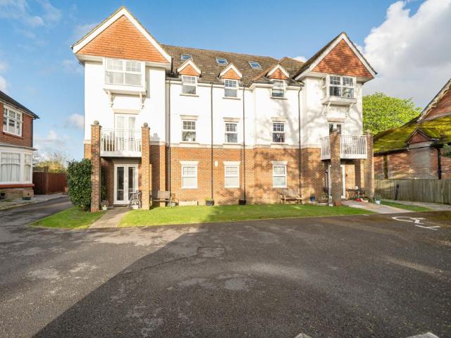 2 bedroom flat for sale
