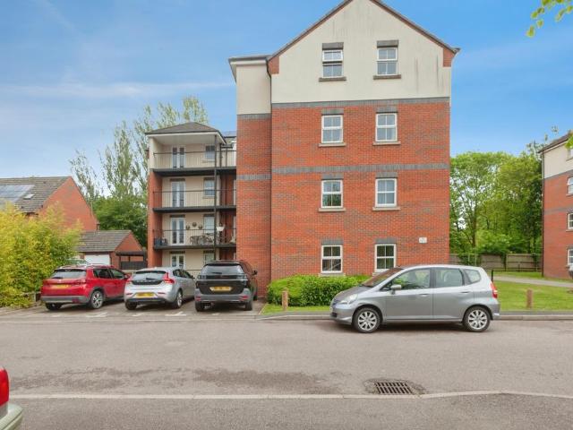 2 bedroom flat for sale
