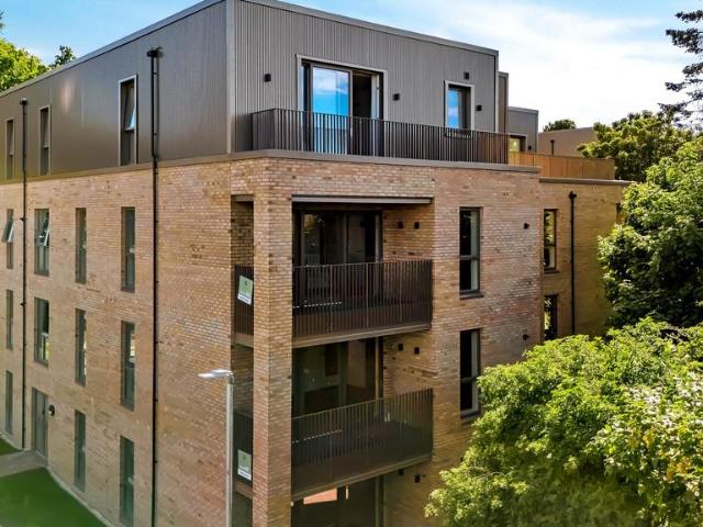 2 bedroom flat for sale