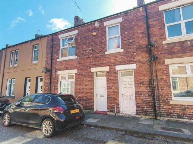 3 bedroom flat for sale