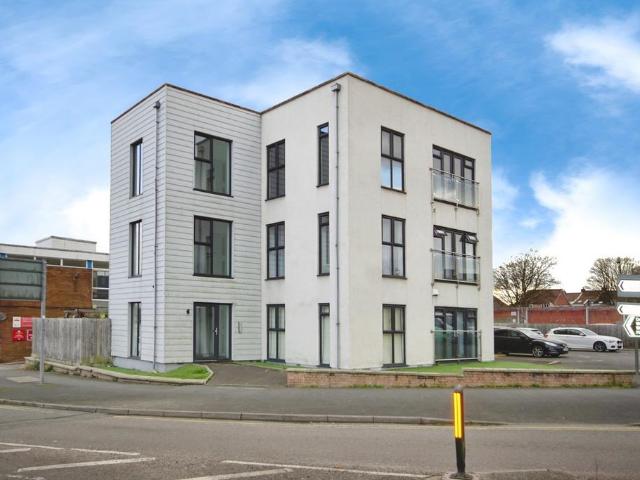 2 bedroom flat for sale
