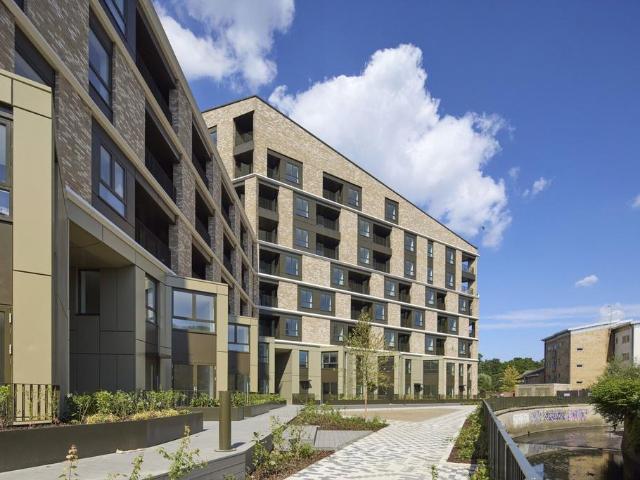 2 bedroom flat for sale
