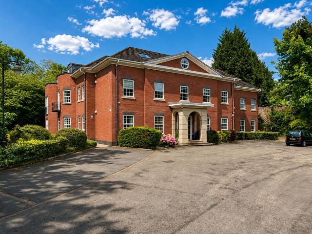2 bedroom flat for sale