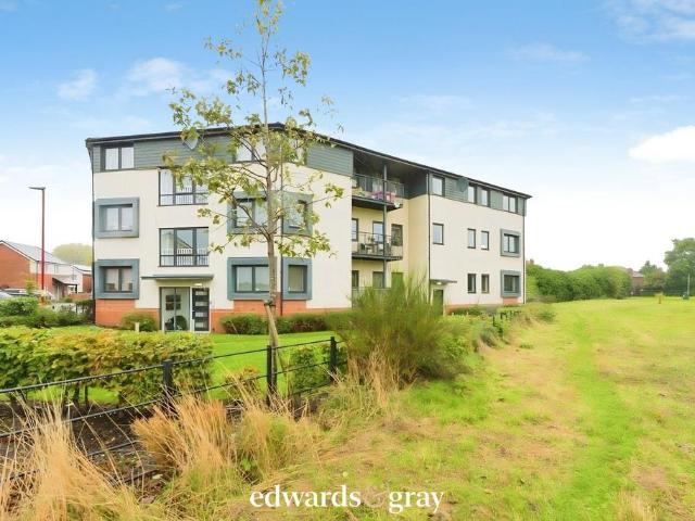 2 bedroom flat for sale