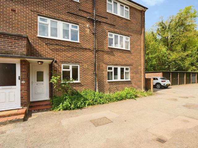 2 bedroom maisonette for sale