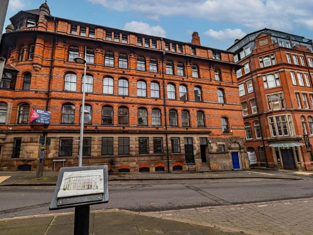 2 bedroom flat for sale