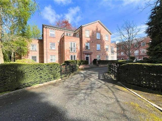 2 bedroom flat for sale