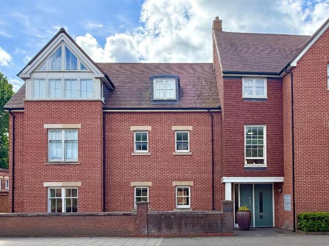 2 bedroom flat for sale