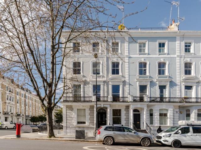 2 bedroom flat for sale
