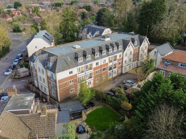 2 bedroom flat for sale