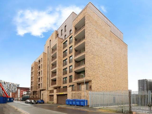 2 bedroom flat for sale