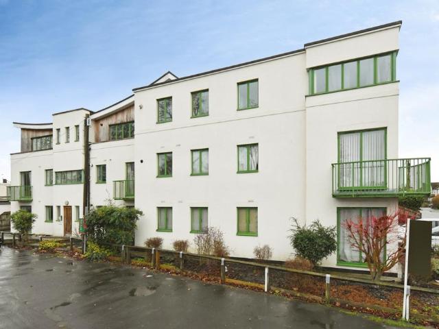 2 bedroom flat for sale