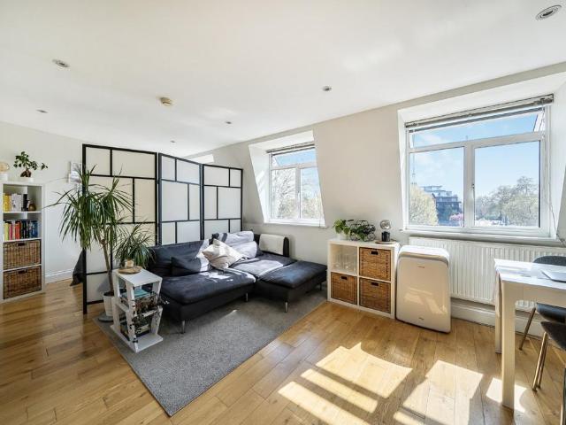 4 bedroom flat for sale