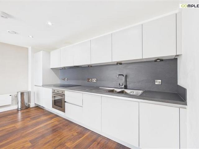 2 bedroom flat for sale
