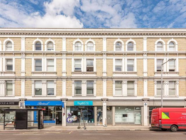2 bedroom flat for sale