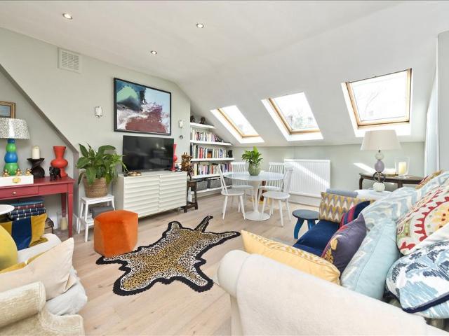2 bedroom flat for sale