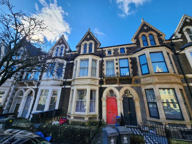 2 bedroom flat for sale