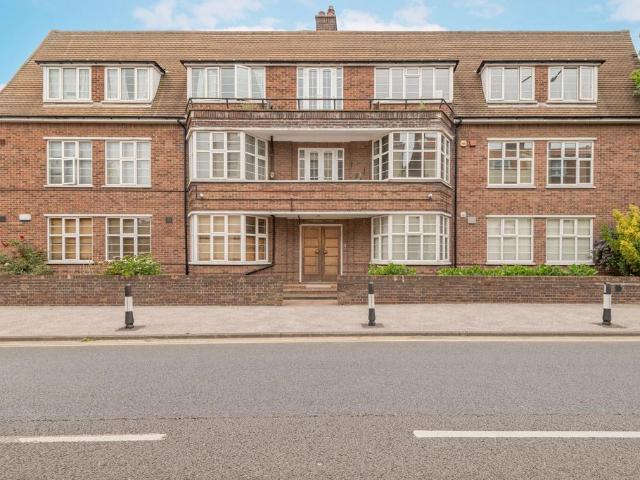 2 bedroom flat for sale