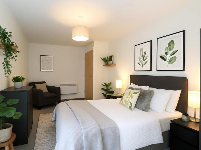 2 bedroom flat for sale