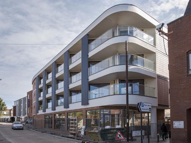 2 bedroom flat for sale
