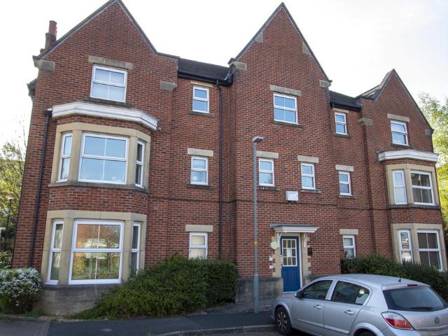 2 bedroom flat for sale
