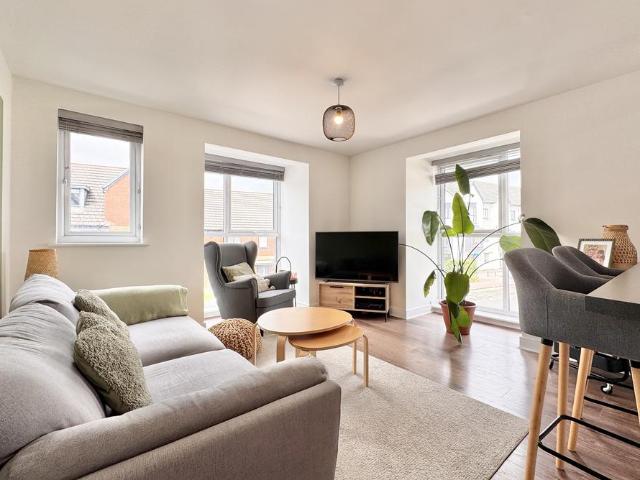 2 bedroom flat for sale