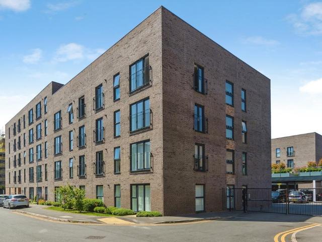 2 bedroom flat for sale