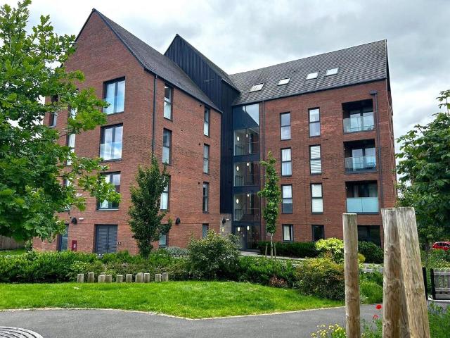 2 bedroom flat for sale