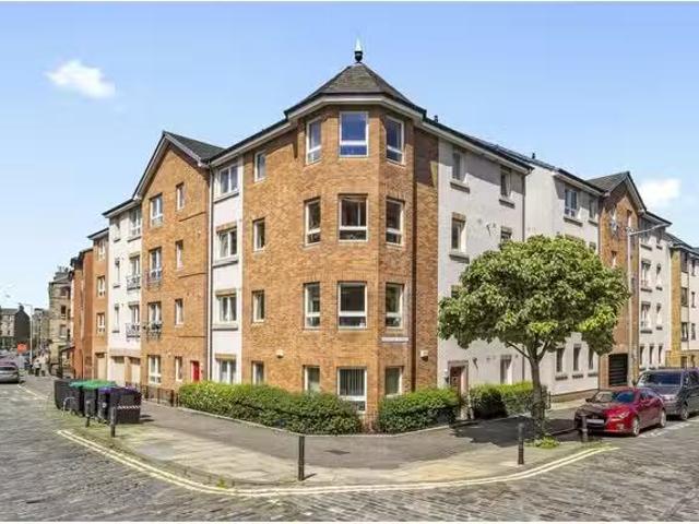2 bedroom flat for sale, 36/10 Halmyre Street, Leith, Edinburg.