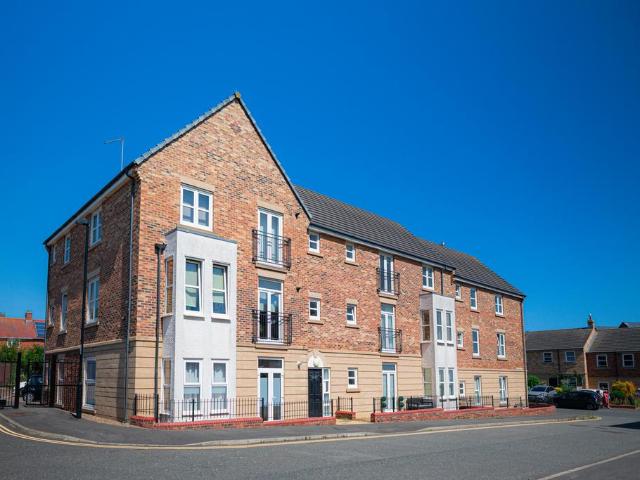 2 bedroom flat for sale