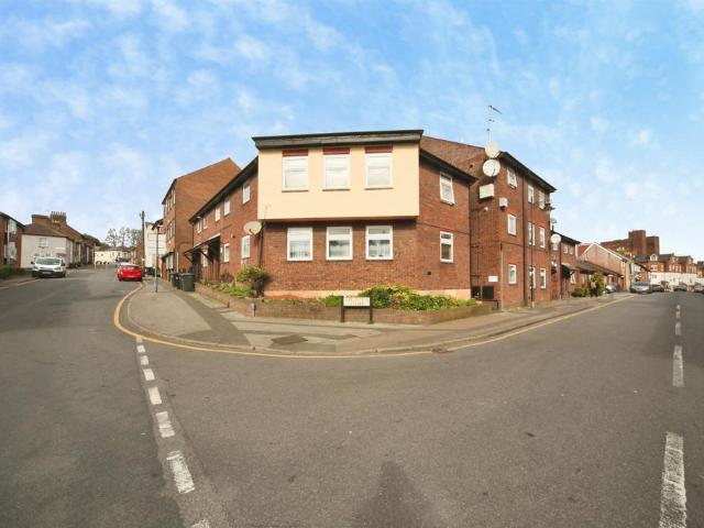 2 bedroom flat for sale