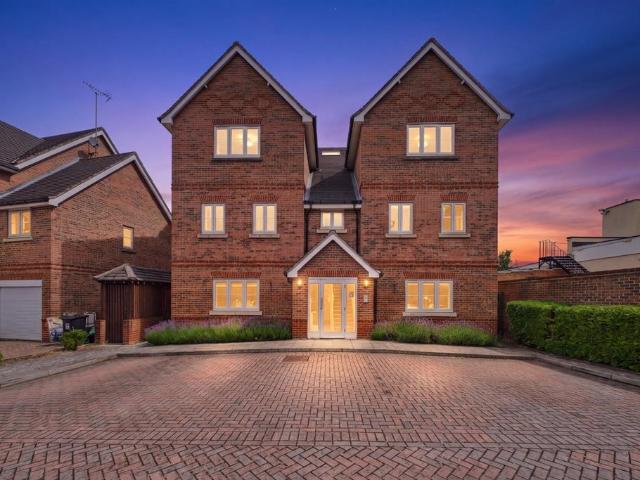 2 bedroom flat for sale