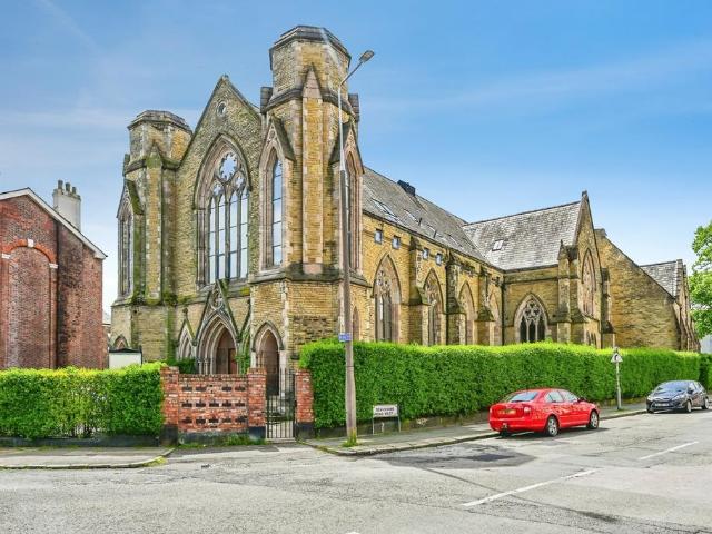 2 bedroom flat for sale