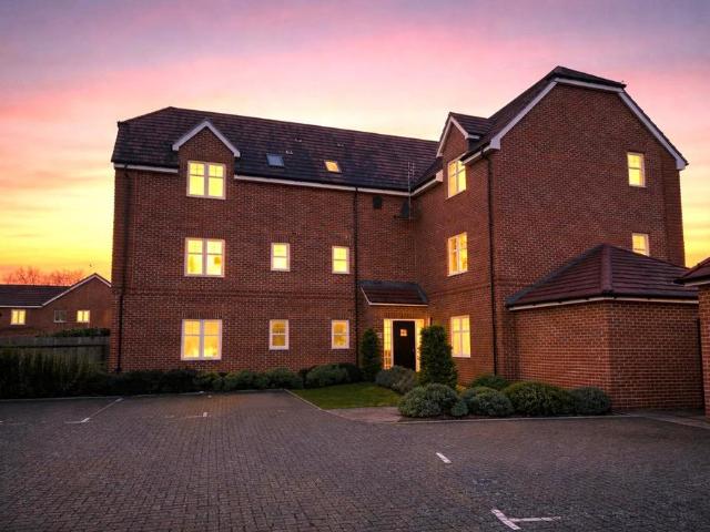 2 bedroom flat for sale